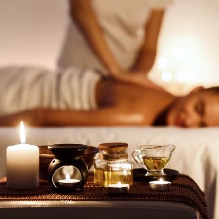 60-Minutes Full Body Hot Oil Indian Massage treatment - Makhsoom
