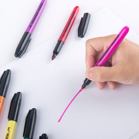 Jot Set Of Colored Permanent Markers 8 Pcs - Makhsoom