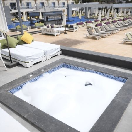 VIP Section Jacuzzi Rental For Up To 10 Persons On Weekends & Weekdays ...