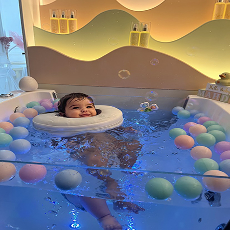 80 min ⁠Hydrotherapy + Instructed Baby Massage For Twins/Besties - Makhsoom