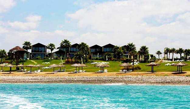 50% Off Beach & Pool Pass for 2 from Turquoise Beach Resort, Sour (Only ...