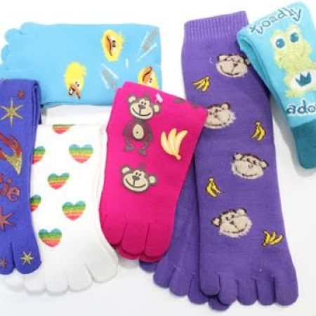 60% Off Monkey Toe Socks - Purple (Only $4 instead of $10) - Makhsoom