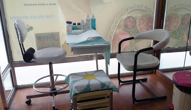 50% Off Deluxe Manicure & Pedicure Spa Package from Ever Young ...