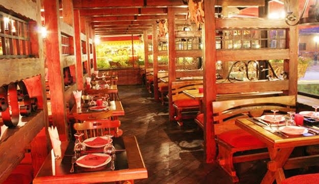 Food & Drinks Off The Menu - Makhsoom