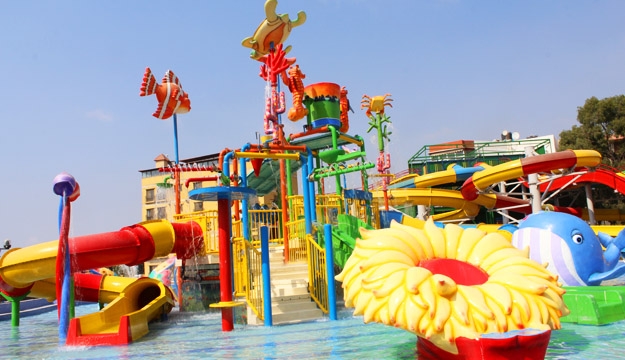 Entrance To Aqua Fun Water Park For Kids & Adults - Makhsoom