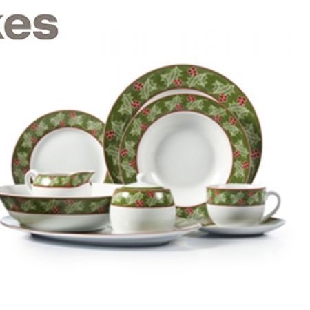 Stokes Set Of Porcelain Christmas Berries Dinnerware 45 Pcs - Makhsoom