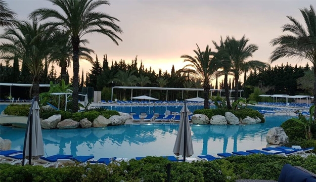 Pool Entrance Valid on Weekends , Weekdays & Holidays - Makhsoom