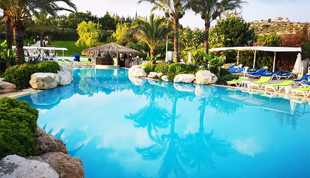 Pool Entrance Valid on Weekends , Weekdays & Holidays - Makhsoom